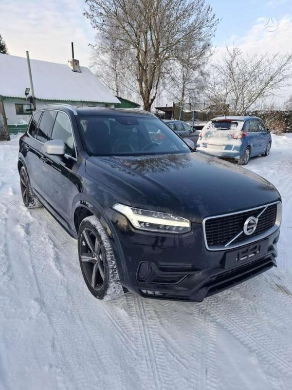 Black Volvo XC90 2017 in Birstonas, with an engine capacity of 2.00 L and mileage of 261 thousand km for 12500 €, photo 10 on AUTOMOTO.COM.LV