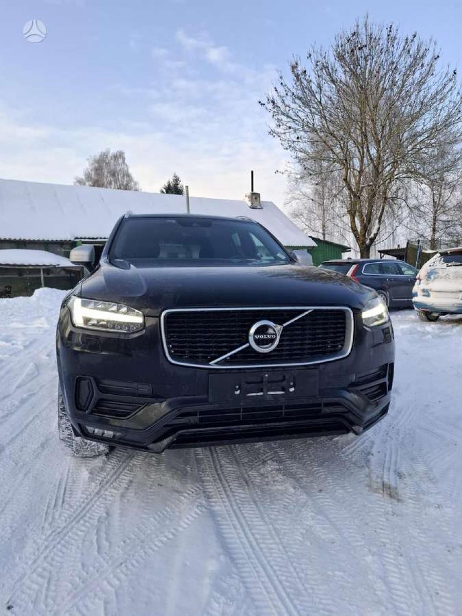 Black Volvo XC90 2017 in Birstonas, with an engine capacity of 2.00 L and mileage of 261 thousand km for 12500 €, photo 11 on AUTOMOTO.COM.LV