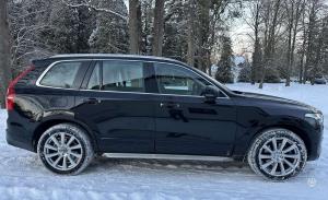 Black Volvo XC90 2017 in Kaunas, with an engine capacity of 1.97 L and mileage of 220 thousand km for 23900 €, photo 5 on AUTOMOTO.COM.LV