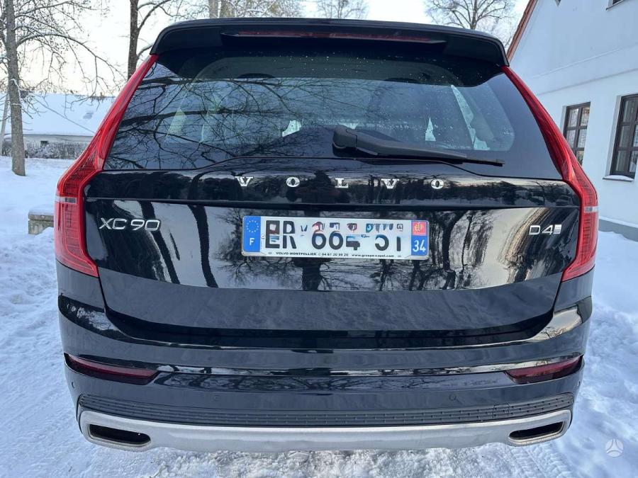 Black Volvo XC90 2017 in Kaunas, with an engine capacity of 1.97 L and mileage of 220 thousand km for 23900 €, photo 8 on AUTOMOTO.COM.LV