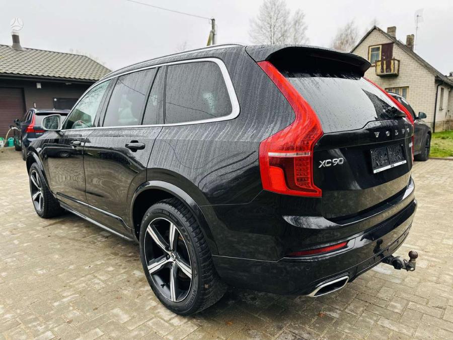 Black Volvo XC90 2017 in Kaunas, with an engine capacity of 2.00 L and mileage of 210 thousand km for 21550 €, photo 4 on AUTOMOTO.COM.LV