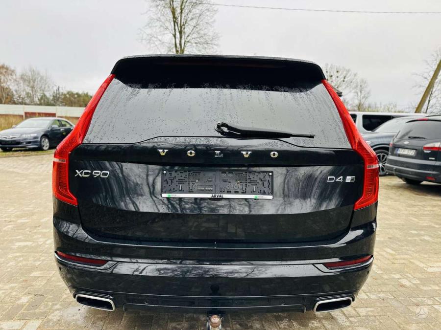Black Volvo XC90 2017 in Kaunas, with an engine capacity of 2.00 L and mileage of 210 thousand km for 21550 €, photo 5 on AUTOMOTO.COM.LV