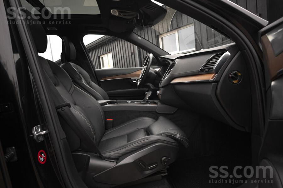 Black Volvo XC90 2017 in Jelgava, with an engine capacity of 2.00 L and mileage of 257 thousand km for 28900 €, photo 9 on AUTOMOTO.COM.LV
