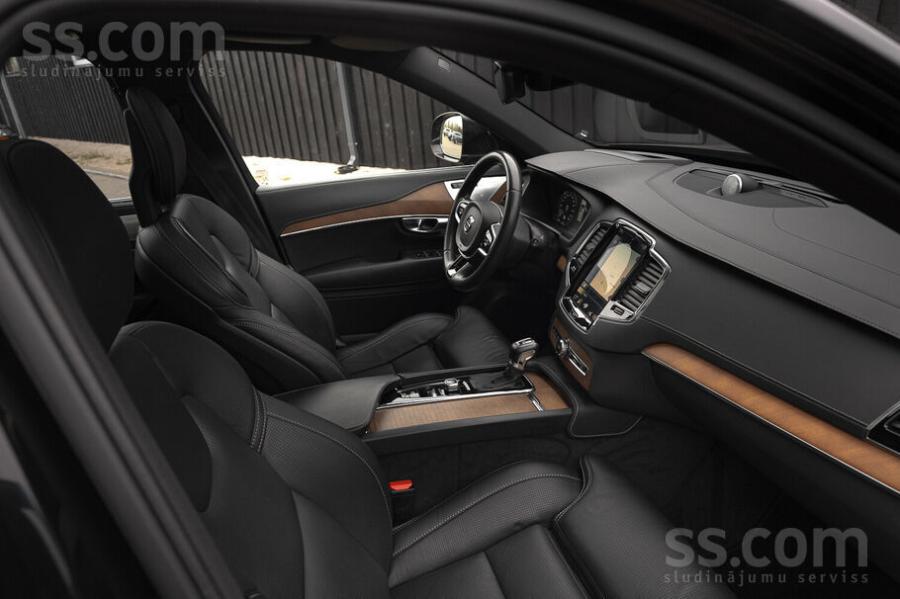 Black Volvo XC90 2017 in Jelgava, with an engine capacity of 2.00 L and mileage of 257 thousand km for 28900 €, photo 10 on AUTOMOTO.COM.LV