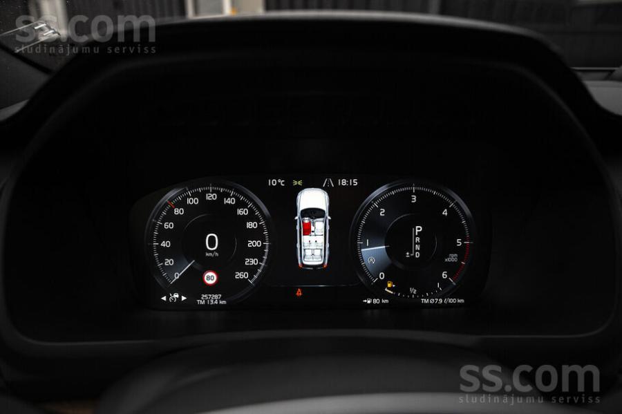 Black Volvo XC90 2017 in Jelgava, with an engine capacity of 2.00 L and mileage of 257 thousand km for 28900 €, photo 30 on AUTOMOTO.COM.LV