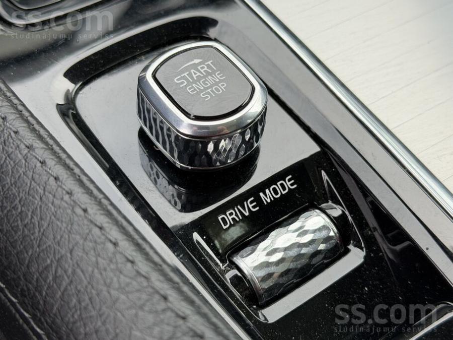 Melns Volvo XC90 2017 Rīga, ar dzinēja tilpumu 2.00 L un nobraukumu 256 tūkst. km par 22700 €, foto 16 vietnē AUTOMOTO.COM.LV