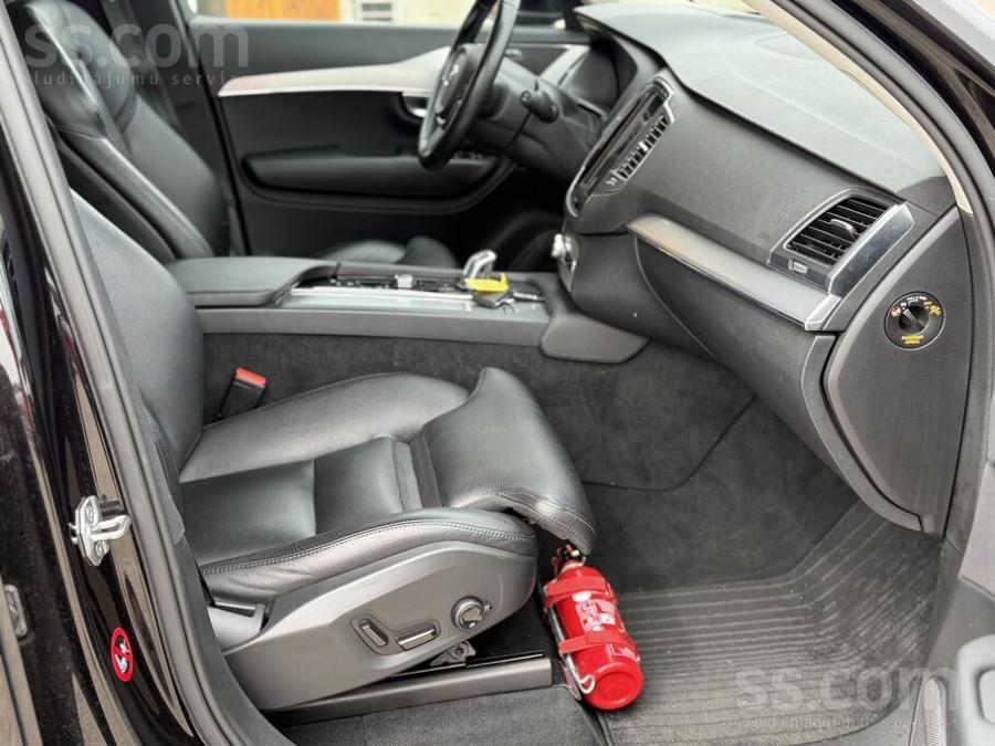 Melns Volvo XC90 2017 Rīga, ar dzinēja tilpumu 2.00 L un nobraukumu 256 tūkst. km par 22700 €, foto 17 vietnē AUTOMOTO.COM.LV