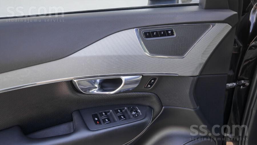 Melns Volvo XC90 2017 Rīga, ar dzinēja tilpumu 2.00 L un nobraukumu 190 tūkst. km par 26950 €, foto 19 vietnē AUTOMOTO.COM.LV