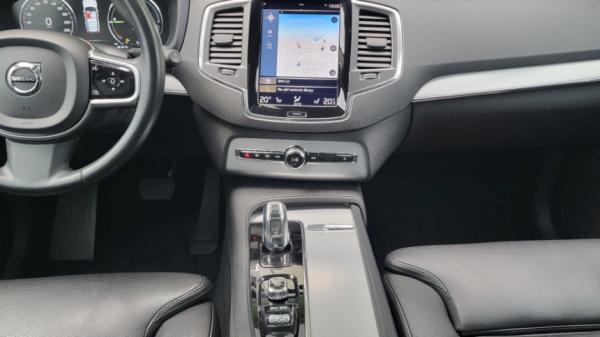 Melns Volvo XC90 2017 Rīga, ar dzinēja tilpumu 2.00 L un nobraukumu 257 tūkst. km par 25900 €, foto 3 vietnē AUTOMOTO.COM.LV