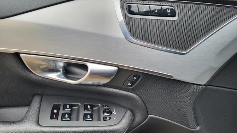 Melns Volvo XC90 2017 Rīga, ar dzinēja tilpumu 2.00 L un nobraukumu 257 tūkst. km par 25900 €, foto 17 vietnē AUTOMOTO.COM.LV