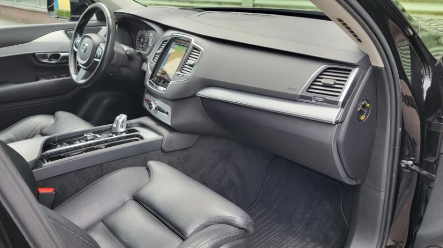 Melns Volvo XC90 2017 Rīga, ar dzinēja tilpumu 2.00 L un nobraukumu 257 tūkst. km par 25900 €, foto 22 vietnē AUTOMOTO.COM.LV