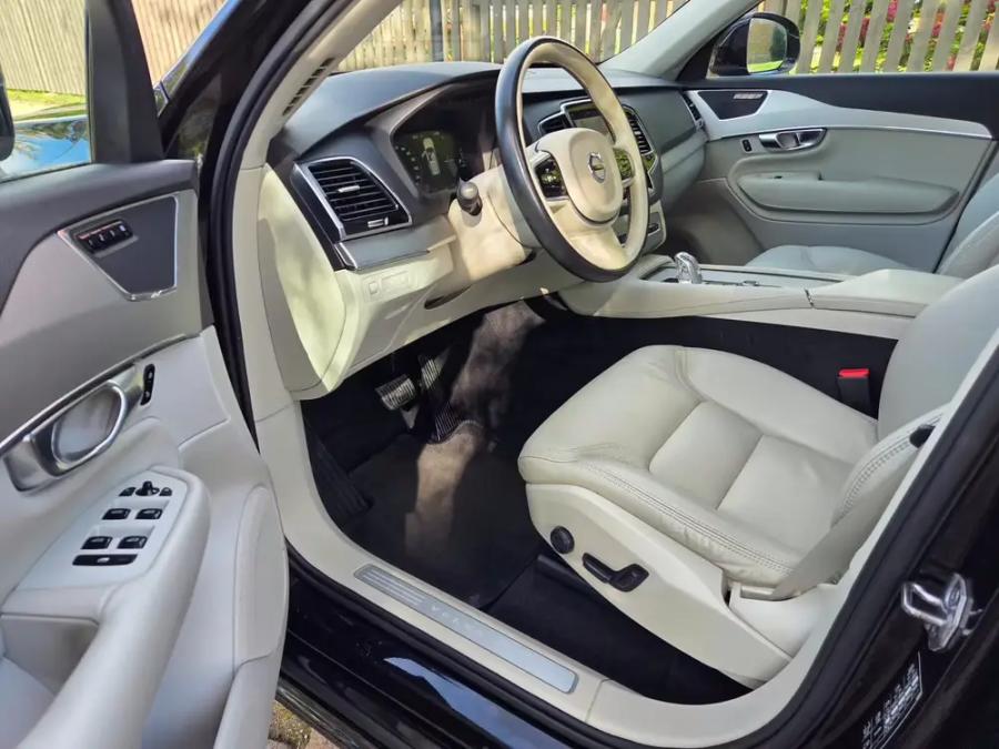 Black Volvo XC90 2017 in Jelgava, with an engine capacity of 2.00 L and mileage of 190 thousand km for 22500 €, photo 13 on AUTOMOTO.COM.LV
