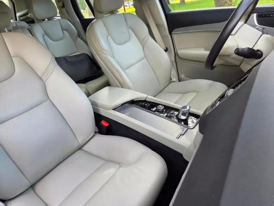 Black Volvo XC90 2017 in Jelgava, with an engine capacity of 2.00 L and mileage of 190 thousand km for 22500 €, photo 14 on AUTOMOTO.COM.LV