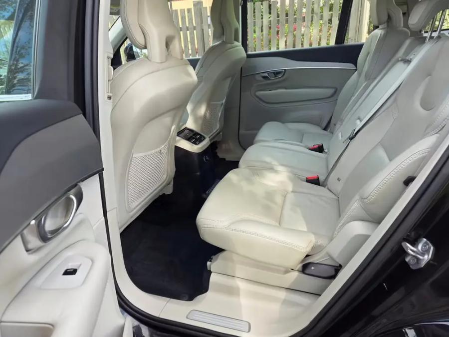 Black Volvo XC90 2017 in Jelgava, with an engine capacity of 2.00 L and mileage of 190 thousand km for 22500 €, photo 16 on AUTOMOTO.COM.LV