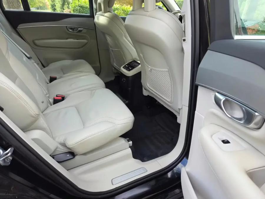 Black Volvo XC90 2017 in Jelgava, with an engine capacity of 2.00 L and mileage of 190 thousand km for 22500 €, photo 19 on AUTOMOTO.COM.LV