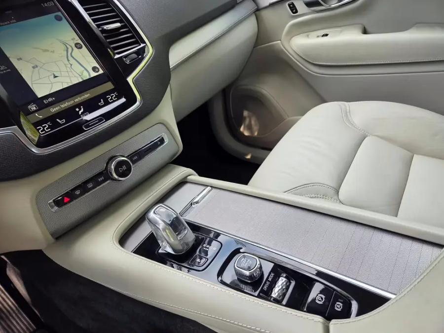 Black Volvo XC90 2017 in Jelgava, with an engine capacity of 2.00 L and mileage of 190 thousand km for 22500 €, photo 20 on AUTOMOTO.COM.LV