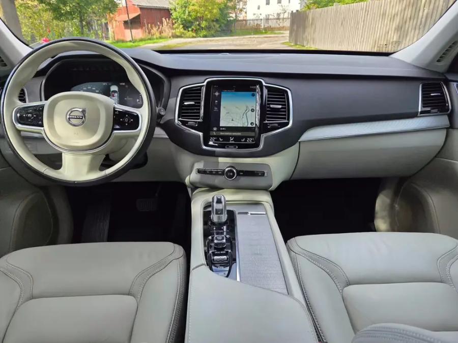 Black Volvo XC90 2017 in Jelgava, with an engine capacity of 2.00 L and mileage of 190 thousand km for 22500 €, photo 21 on AUTOMOTO.COM.LV