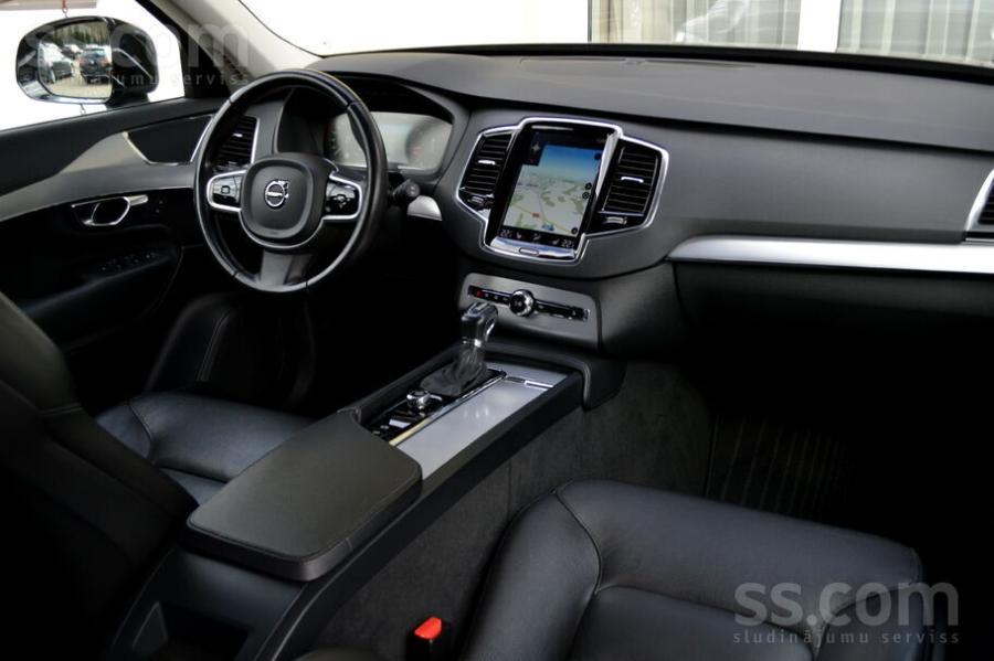 Black Volvo XC90 2017 in Tukums, with an engine capacity of 2.00 L and mileage of 184 thousand km for 23990 €, photo 13 on AUTOMOTO.COM.LV