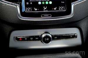Black Volvo XC90 2017 in Tukums, with an engine capacity of 2.00 L and mileage of 184 thousand km for 23990 €, photo 21 on AUTOMOTO.COM.LV