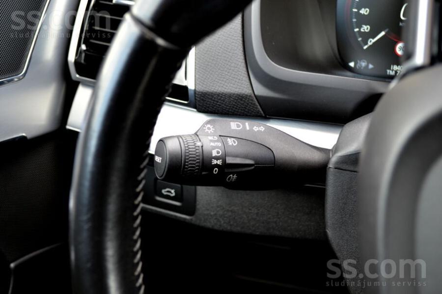 Black Volvo XC90 2017 in Tukums, with an engine capacity of 2.00 L and mileage of 184 thousand km for 23990 €, photo 26 on AUTOMOTO.COM.LV