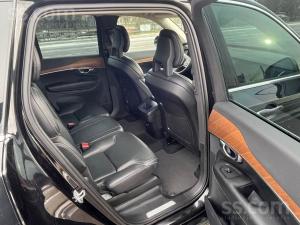 Black Volvo XC90 2017 in Riga, with an engine capacity of 2.00 L and mileage of 80 thousand km for 30500 €, photo 11 on AUTOMOTO.COM.LV