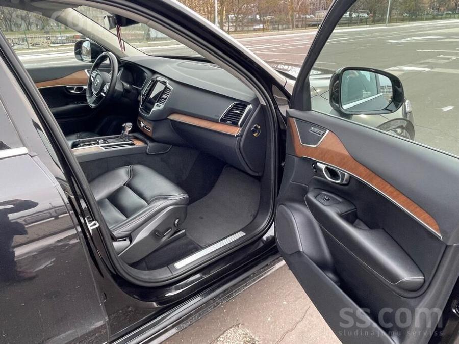 Black Volvo XC90 2017 in Riga, with an engine capacity of 2.00 L and mileage of 80 thousand km for 30500 €, photo 12 on AUTOMOTO.COM.LV