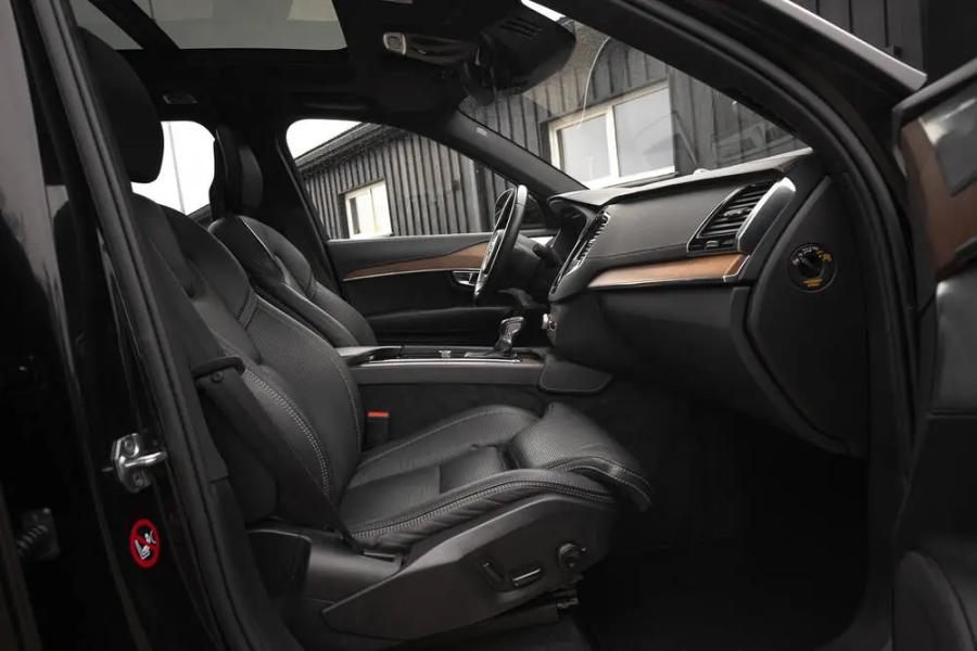 Melns Volvo XC90 2017 Jelgava, ar dzinēja tilpumu 2.00 L un nobraukumu 257 tūkst. km par 27900 €, foto 9 vietnē AUTOMOTO.COM.LV
