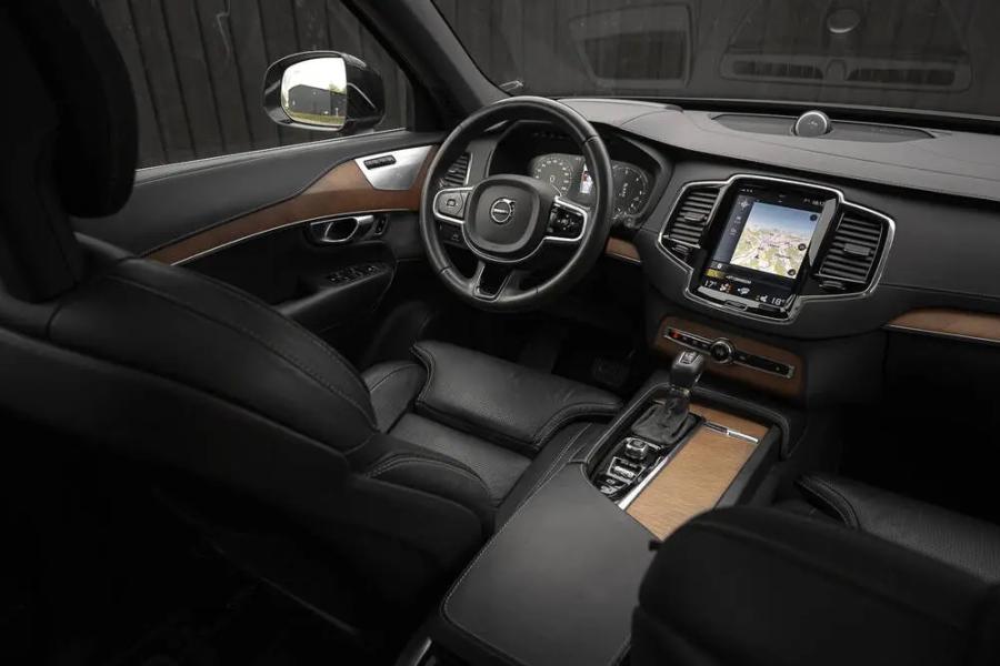 Melns Volvo XC90 2017 Jelgava, ar dzinēja tilpumu 2.00 L un nobraukumu 257 tūkst. km par 27900 €, foto 14 vietnē AUTOMOTO.COM.LV