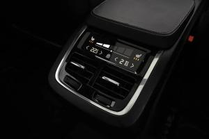 Melns Volvo XC90 2017 Jelgava, ar dzinēja tilpumu 2.00 L un nobraukumu 257 tūkst. km par 27900 €, foto 16 vietnē AUTOMOTO.COM.LV