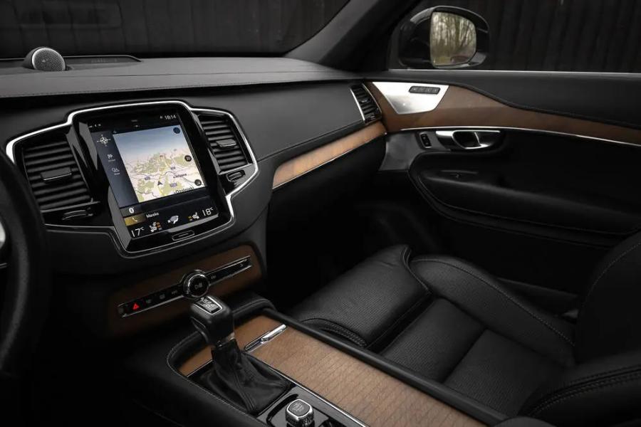 Melns Volvo XC90 2017 Jelgava, ar dzinēja tilpumu 2.00 L un nobraukumu 257 tūkst. km par 27900 €, foto 20 vietnē AUTOMOTO.COM.LV
