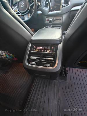 Melns Volvo XC90 2017 Tallina, ar dzinēja tilpumu 2.00 L un nobraukumu 216 tūkst. km par 27000 €, foto 13 vietnē AUTOMOTO.COM.LV
