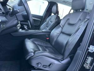 Black Volvo XC90 2017 in Kaunas, with an engine capacity of 2.00 L and mileage of 220 thousand km for 23900 €, photo 10 on AUTOMOTO.COM.LV