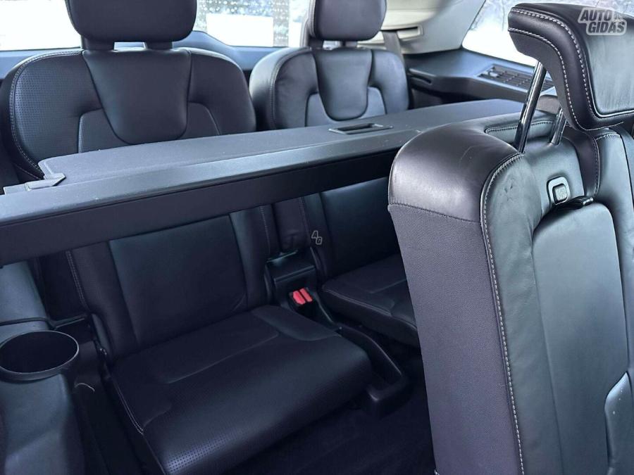 Black Volvo XC90 2017 in Kaunas, with an engine capacity of 2.00 L and mileage of 220 thousand km for 23900 €, photo 15 on AUTOMOTO.COM.LV