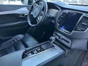 Black Volvo XC90 2017 in Kaunas, with an engine capacity of 2.00 L and mileage of 220 thousand km for 23900 €, photo 16 on AUTOMOTO.COM.LV