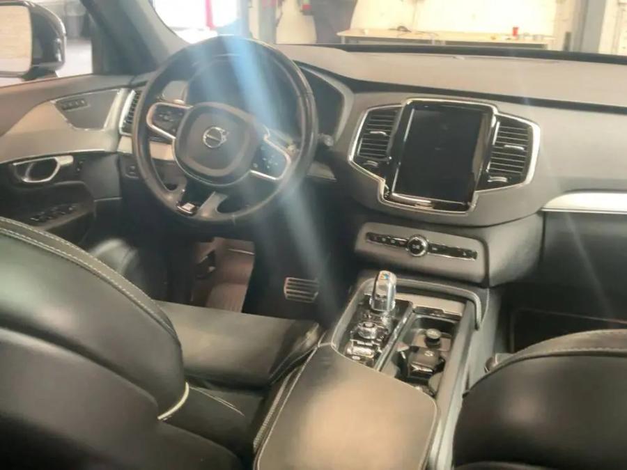 Melns Volvo XC90 2017 Rīga, ar dzinēja tilpumu 2.00 L un nobraukumu 223 tūkst. km par 21900 €, foto 7 vietnē AUTOMOTO.COM.LV