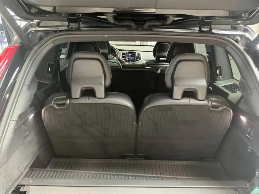 Melns Volvo XC90 2017 Rīga, ar dzinēja tilpumu 2.00 L un nobraukumu 223 tūkst. km par 21900 €, foto 12 vietnē AUTOMOTO.COM.LV