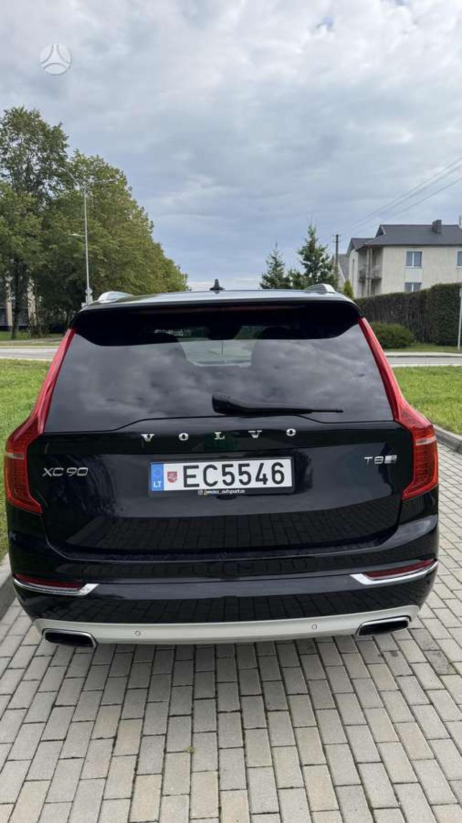 Black Volvo XC90 2017 in Telschi, with an engine capacity of 1.97 L and mileage of 225 thousand km for 21900 €, photo 4 on AUTOMOTO.COM.LV