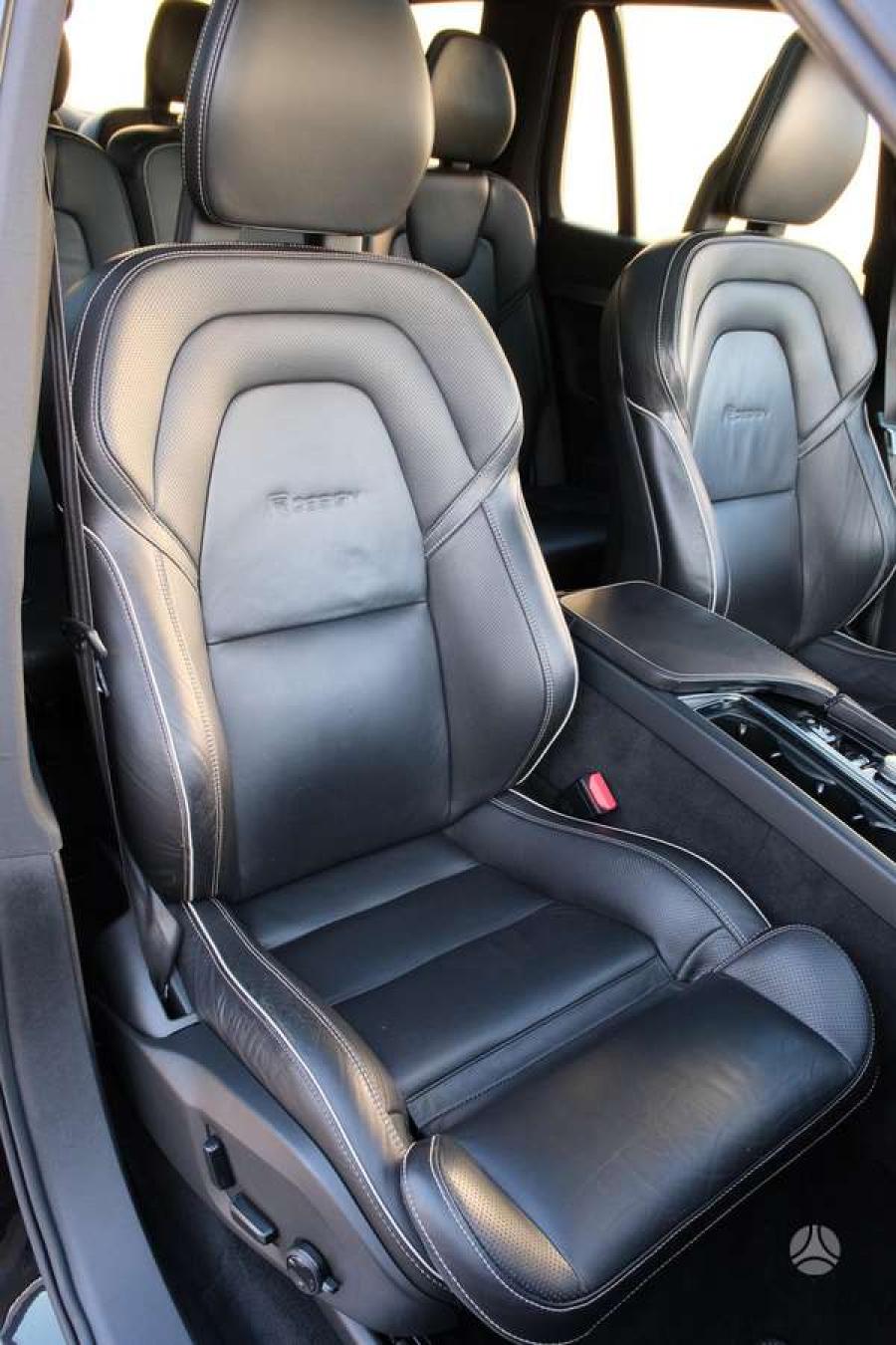 Melns Volvo XC90 2017 Kauņa, ar dzinēja tilpumu 2.00 L un nobraukumu 221 tūkst. km par 22900 €, foto 28 vietnē AUTOMOTO.COM.LV