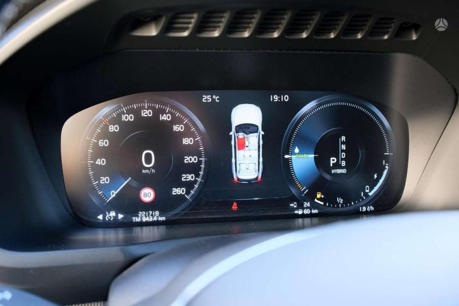 Melns Volvo XC90 2017 Kauņa, ar dzinēja tilpumu 2.00 L un nobraukumu 221 tūkst. km par 22900 €, foto 33 vietnē AUTOMOTO.COM.LV