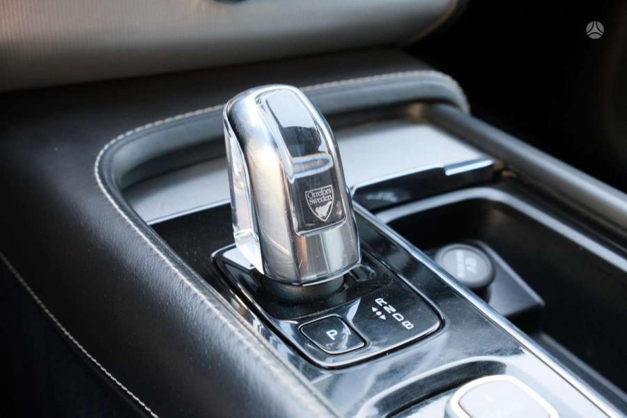 Melns Volvo XC90 2017 Kauņa, ar dzinēja tilpumu 2.00 L un nobraukumu 221 tūkst. km par 22900 €, foto 38 vietnē AUTOMOTO.COM.LV