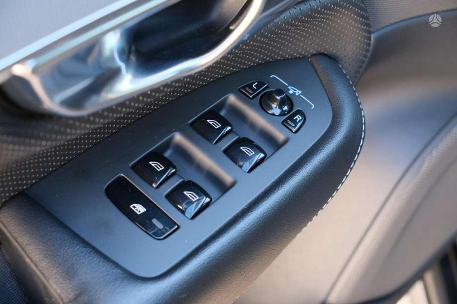 Melns Volvo XC90 2017 Kauņa, ar dzinēja tilpumu 2.00 L un nobraukumu 221 tūkst. km par 22900 €, foto 39 vietnē AUTOMOTO.COM.LV