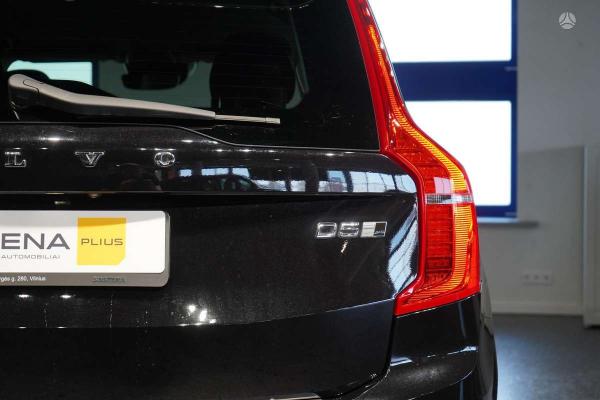 Black Volvo XC90 2017 in Vilnius, with an engine capacity of 1.97 L and mileage of 189 thousand km for 27900 €, photo 8 on AUTOMOTO.COM.LV