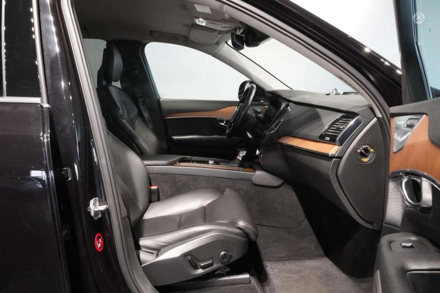 Melns Volvo XC90 2017 Viļņa, ar dzinēja tilpumu 1.97 L un nobraukumu 189 tūkst. km par 27900 €, foto 11 vietnē AUTOMOTO.COM.LV