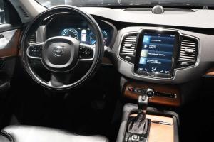 Melns Volvo XC90 2017 Viļņa, ar dzinēja tilpumu 1.97 L un nobraukumu 189 tūkst. km par 27900 €, foto 18 vietnē AUTOMOTO.COM.LV