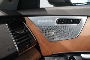 Melns Volvo XC90 2017 Viļņa, ar dzinēja tilpumu 1.97 L un nobraukumu 189 tūkst. km par 27900 €, foto 24 vietnē AUTOMOTO.COM.LV