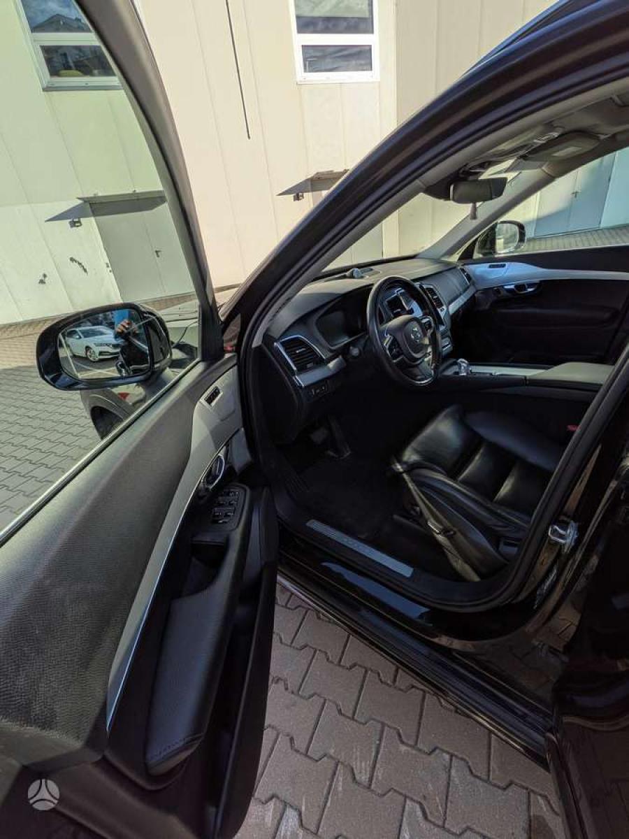 Melns Volvo XC90 2017 Viļņa, ar dzinēja tilpumu 1.97 L un nobraukumu 244 tūkst. km par 22300 €, foto 13 vietnē AUTOMOTO.COM.LV