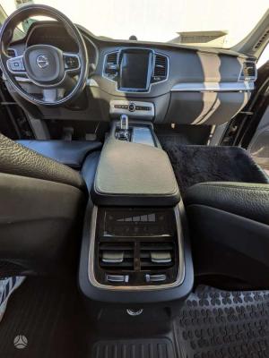 Melns Volvo XC90 2017 Viļņa, ar dzinēja tilpumu 1.97 L un nobraukumu 244 tūkst. km par 22300 €, foto 17 vietnē AUTOMOTO.COM.LV