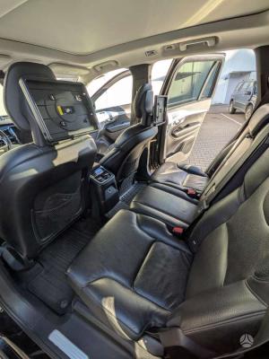 Melns Volvo XC90 2017 Viļņa, ar dzinēja tilpumu 1.97 L un nobraukumu 244 tūkst. km par 22300 €, foto 19 vietnē AUTOMOTO.COM.LV