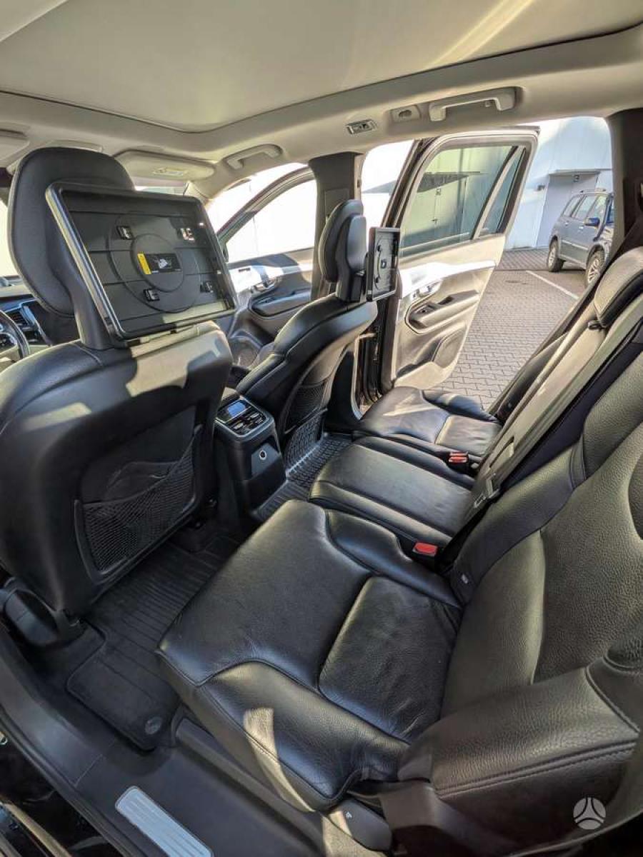 Melns Volvo XC90 2017 Viļņa, ar dzinēja tilpumu 1.97 L un nobraukumu 244 tūkst. km par 22300 €, foto 19 vietnē AUTOMOTO.COM.LV