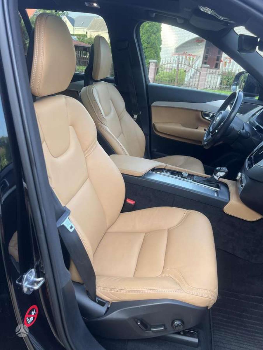 Black Volvo XC90 2017 in Vilnius, with an engine capacity of 1.97 L and mileage of 160 thousand km for 20900 €, photo 8 on AUTOMOTO.COM.LV